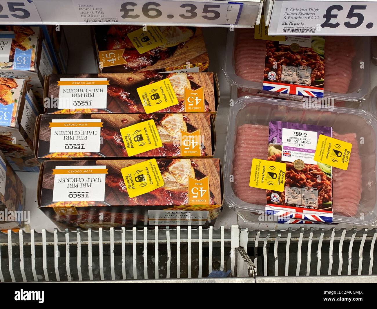 West Ruislip, UK. 21st January, 2023. Chicken for sale in a Tesco ...