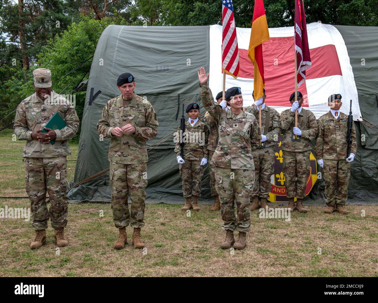 U.S. Army Lt. Col. Julie A. Hundertmark, outgoing 512th Field Hospital ...