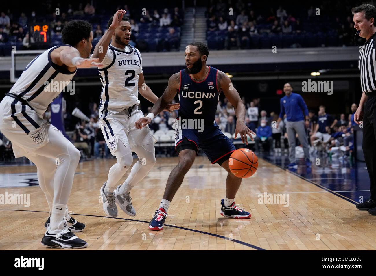 UConn guard R.J. Cole (2) in action during an NCAA college basketball ...
