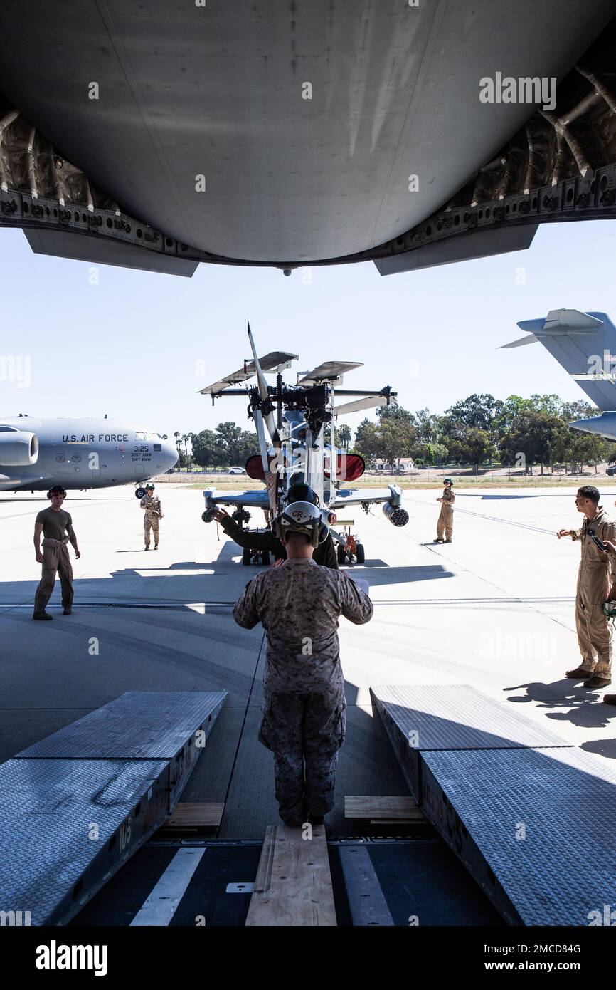 U.S. Marines with Marine Light Attack Helicopter Squadron (HMLA) 267 ...