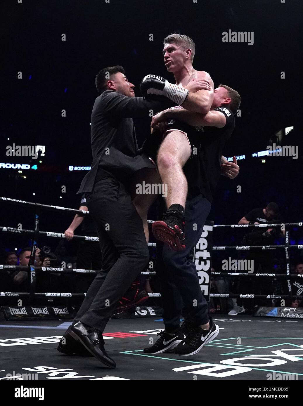 Ben shalom chris eubank jr hi-res stock photography and images - Alamy