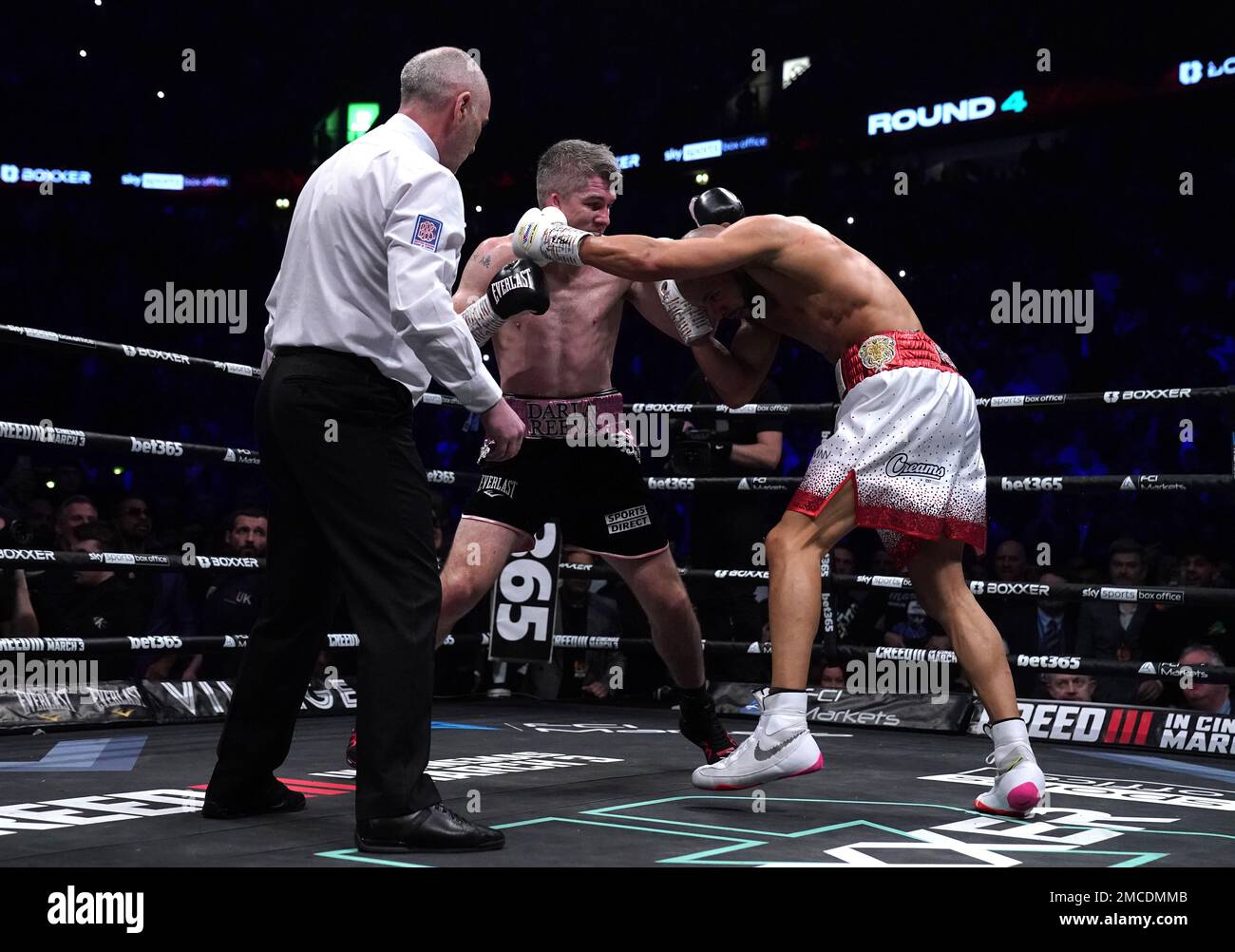 Liam smith and eubank fight hi-res stock photography and images - Alamy