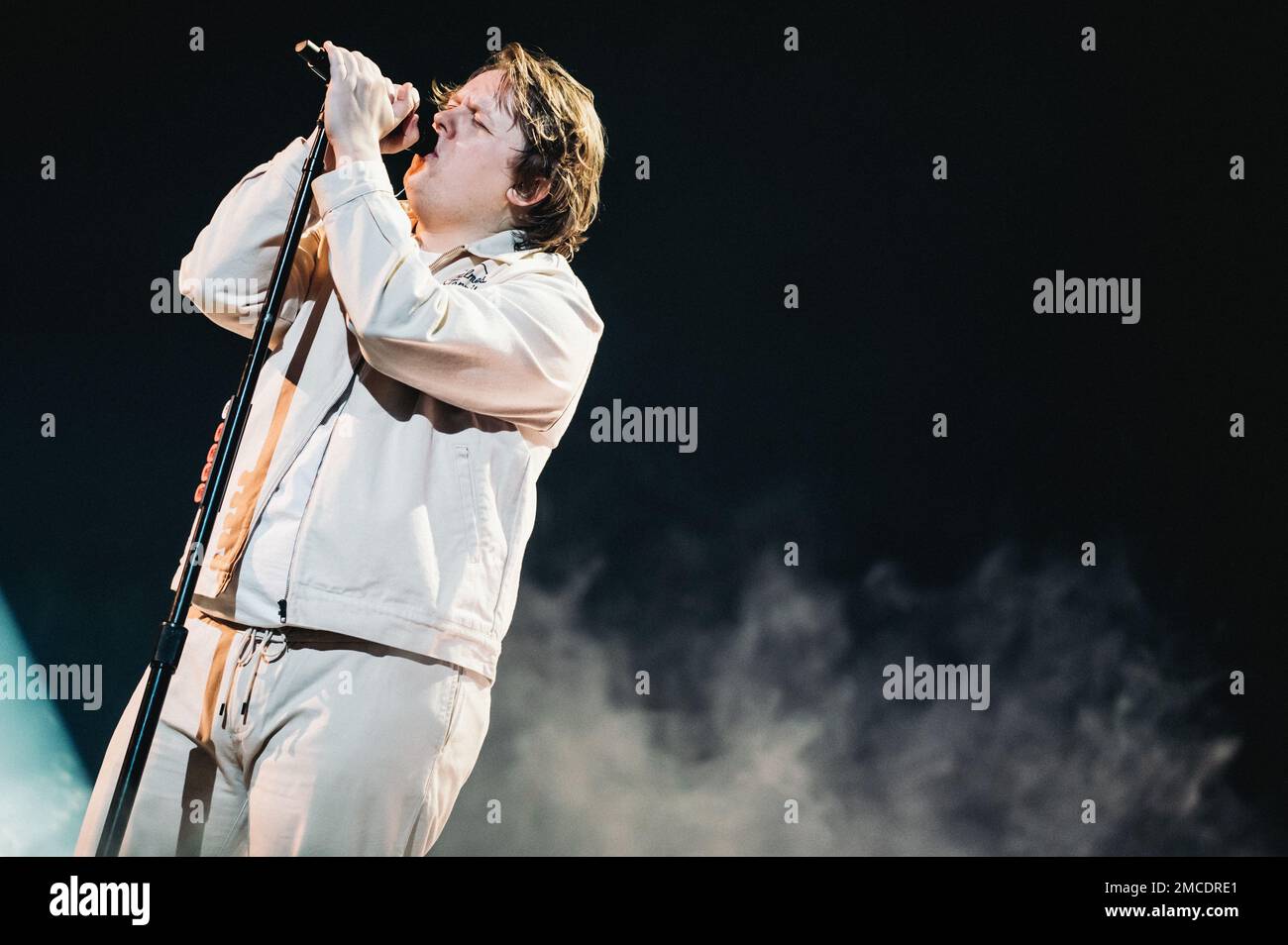 Lewis capaldi hi-res stock photography and images - Alamy