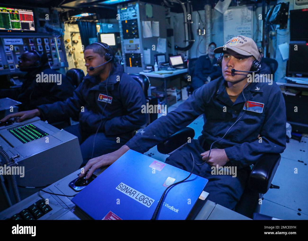PHILIPPINE SEA (June 29, 2022) Sonar Technician (Surface) 3rd Class ...