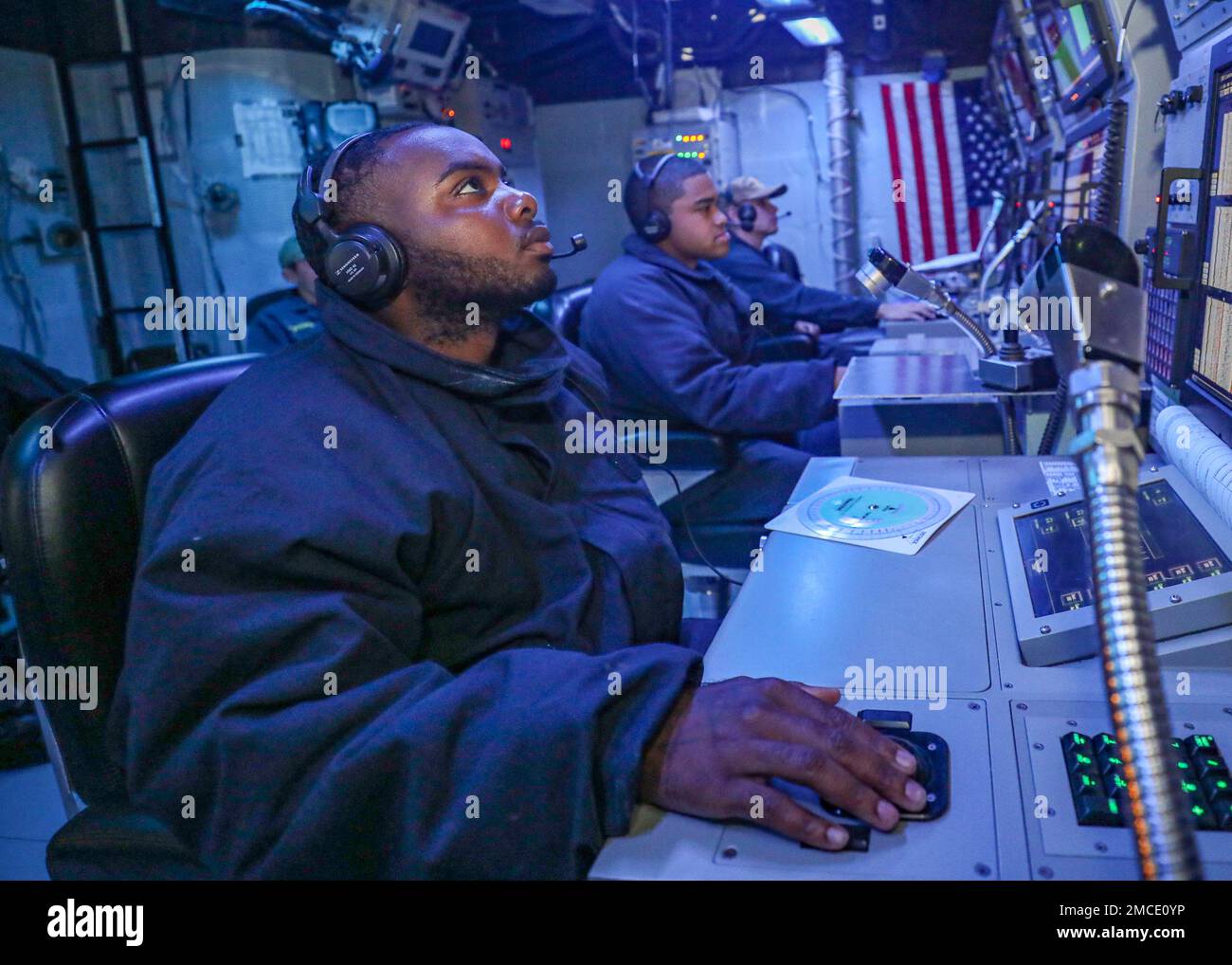 PHILIPPINE SEA (June 29, 2022) Sonar Technician (Surface) 3rd Class ...