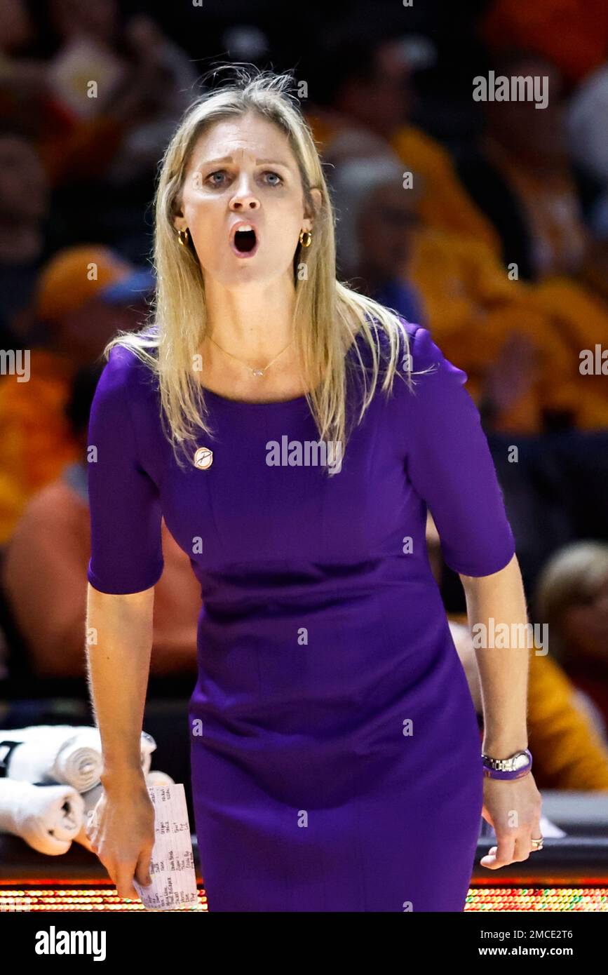 Tennessee head coach Kellie Harper yells to her players during an NCAA ...
