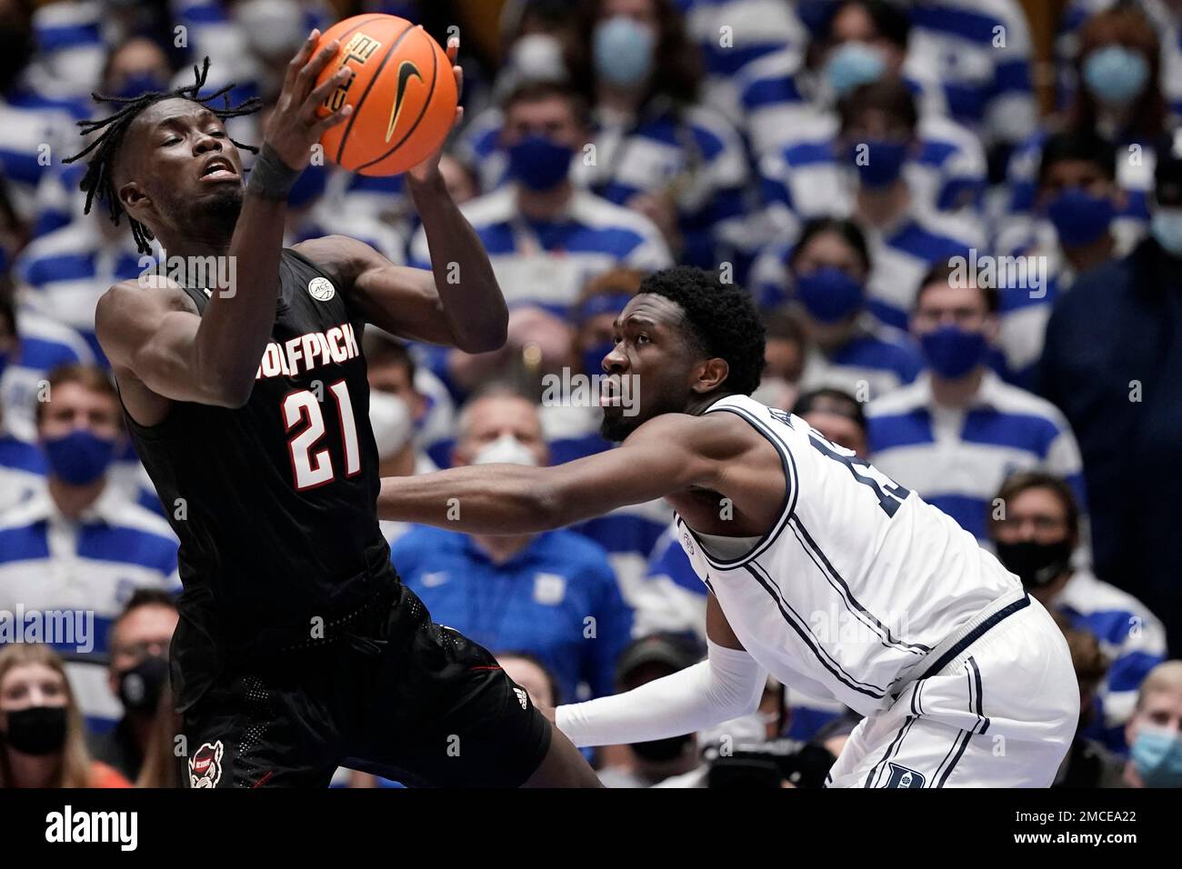 Duke center Mark Williams (15) guards North Carolina State forward ...