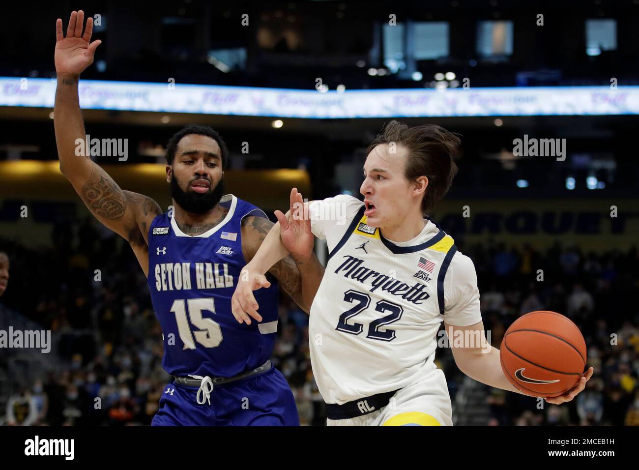 Marquette's Tyler Kolek (22) drives to the basket against Seton Hall's ...