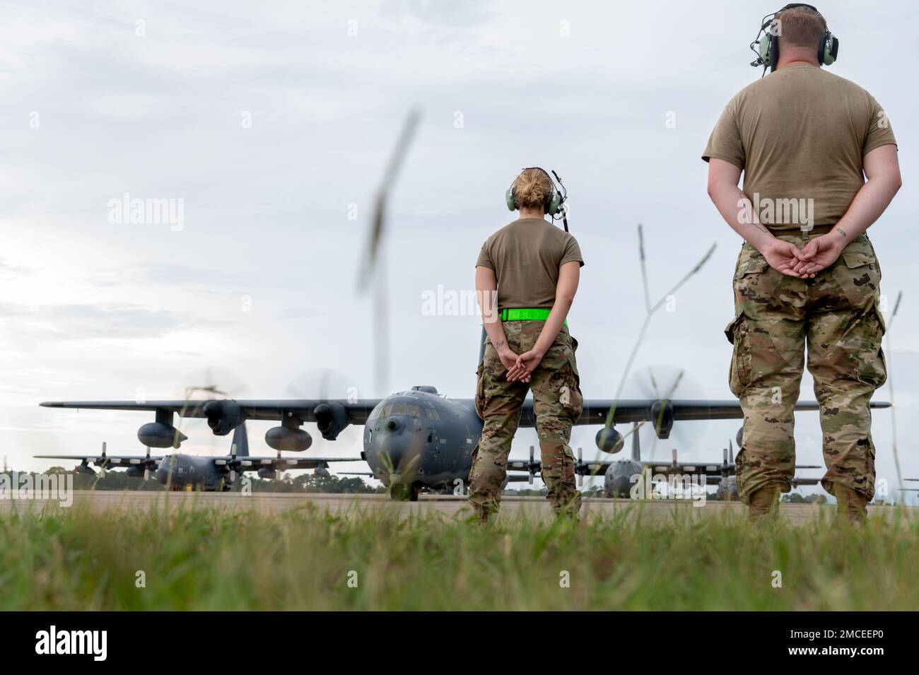 901st special operations aircraft maintenance squadron hi-res stock ...