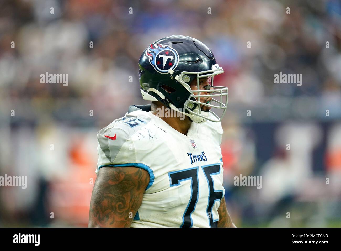 Tennessee Titans offensive lineman Rodger Saffold III (76) during an ...