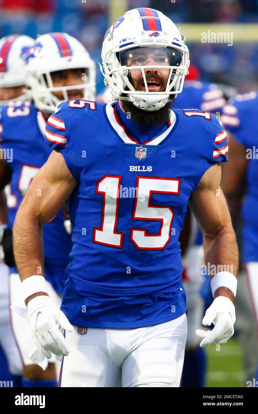 Buffalo Bills wide receiver Jake Kumerow (15) warms up prior to the ...