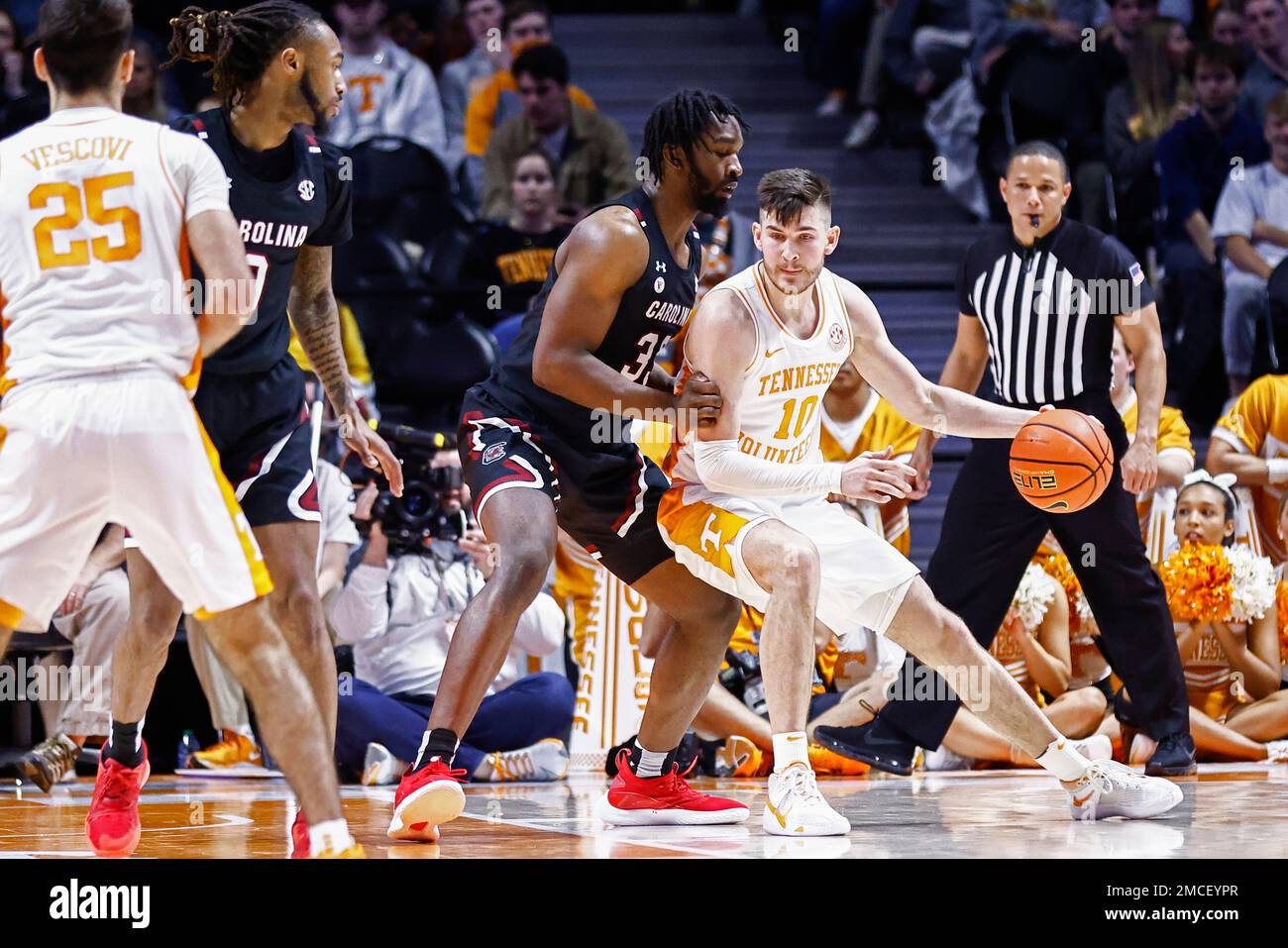 Tennessee forward John Fulkerson (10) works for a shot against South ...
