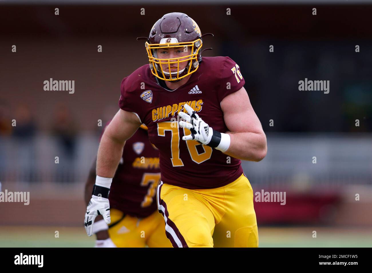 Central Michigan offensive lineman Bernhard Raimann plays during an ...