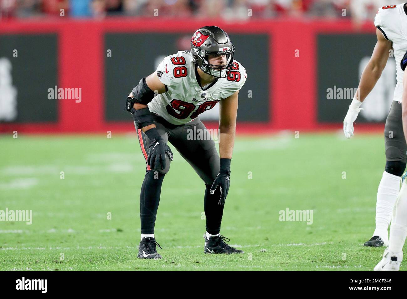 Tampa Bay Buccaneers linebacker Anthony Nelson (98) lines up at the ...