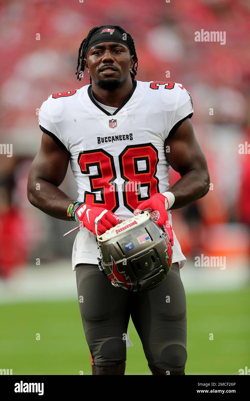 Tampa Bay Buccaneers running back Kenjon Barner (38) runs onto the ...