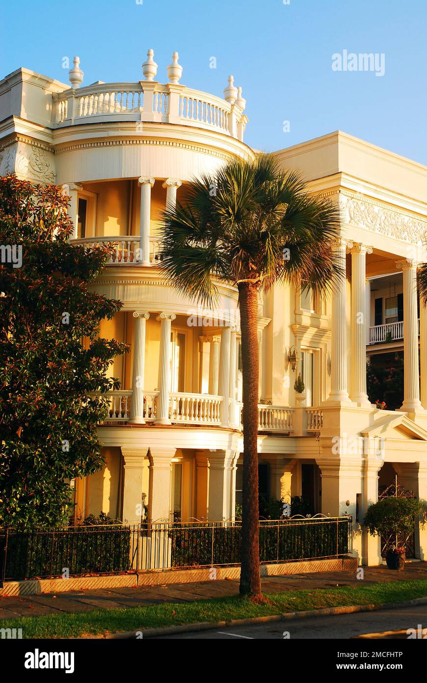 Antebellum Architecture in Charleston, SC Stock Photo - Alamy