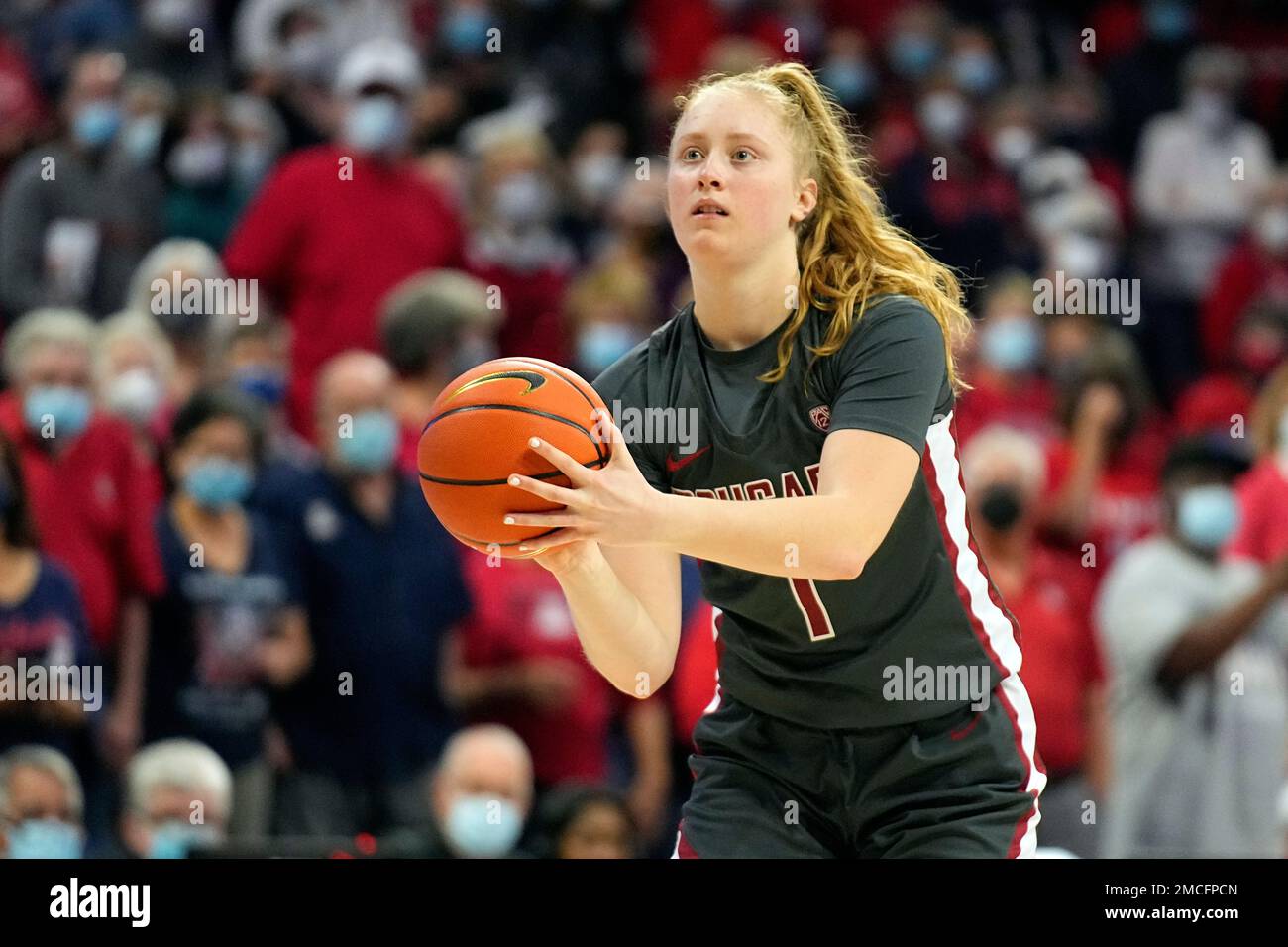 Washington State guard Tara Wallack (1) during the first half of an ...