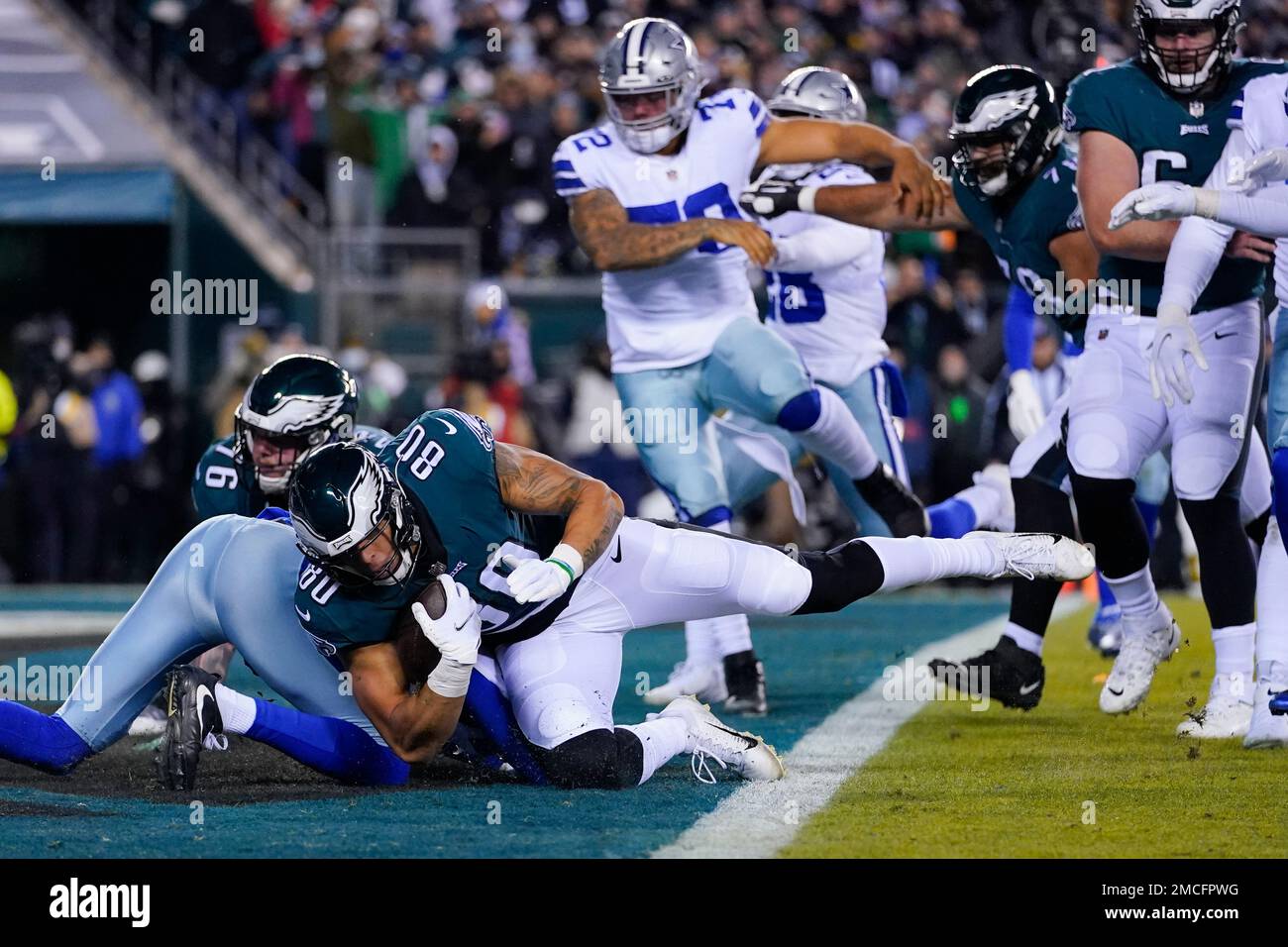 Philadelphia Eagles tight end Tyree Jackson (80) score a touchdown ...
