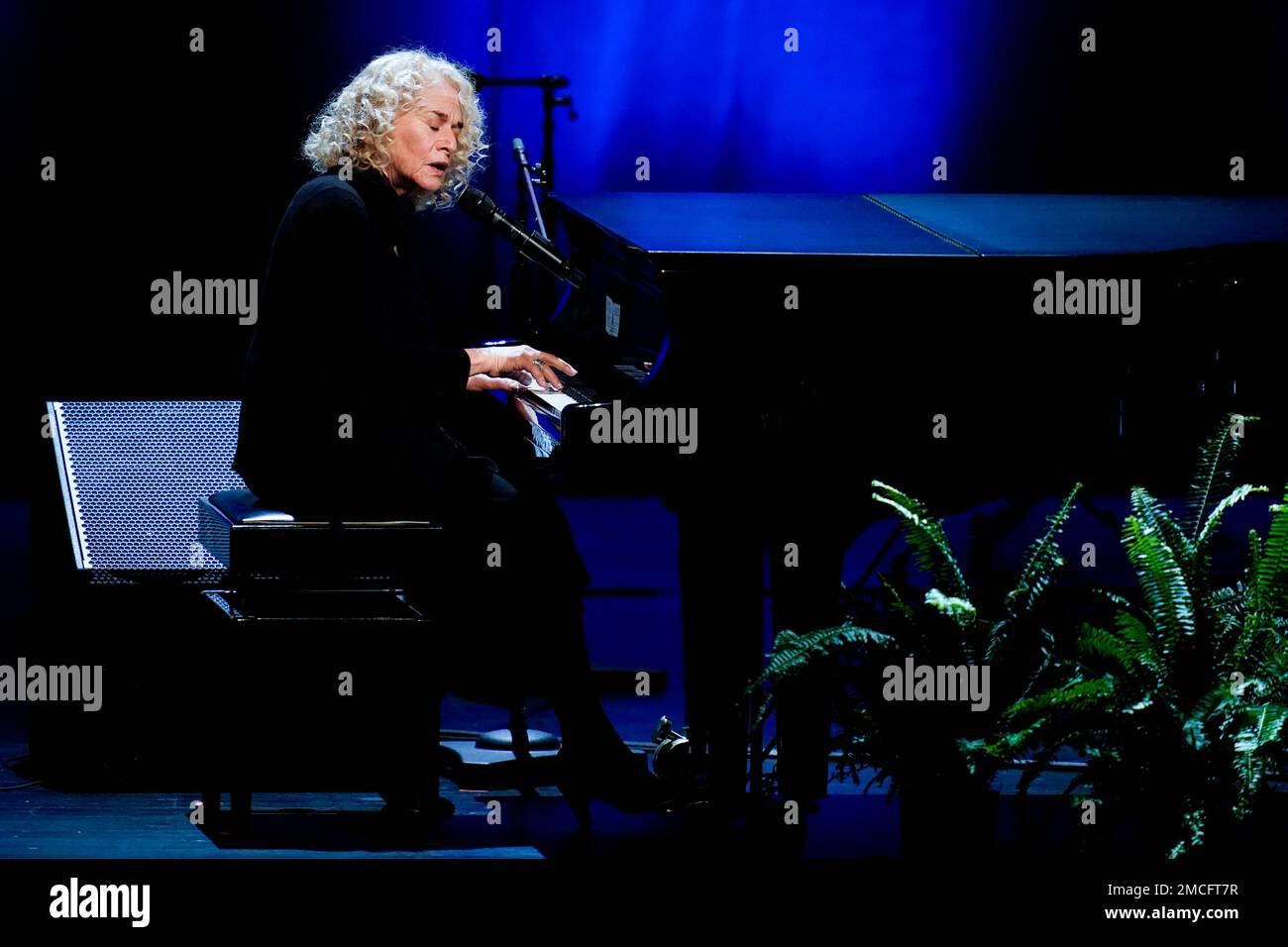Singer-songwriter and environmentalist Carole King performs "In the ...