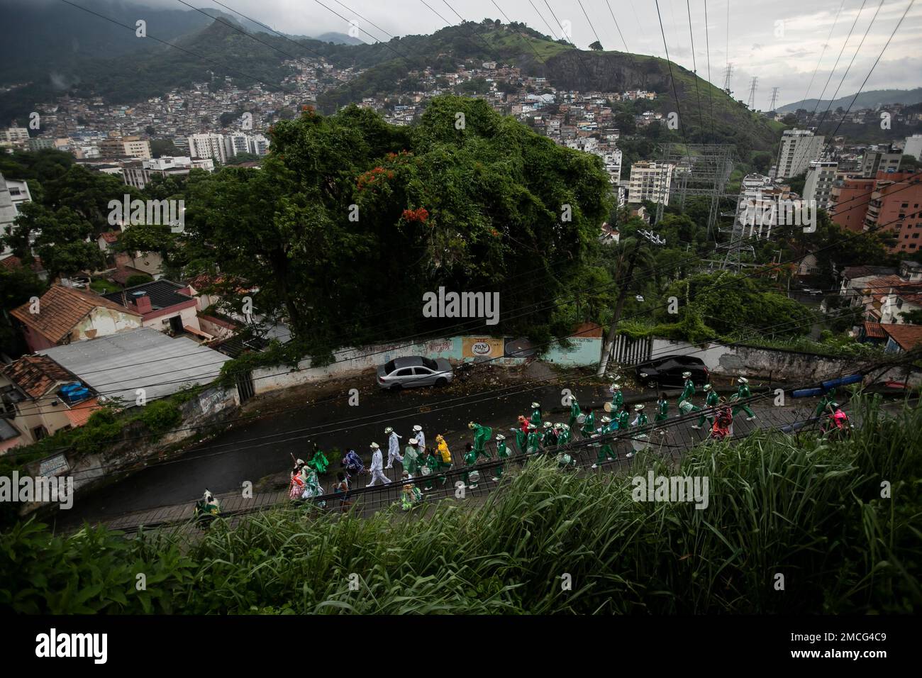 Bright Star of Bethlehem troupe members parade during The Three Kings ...