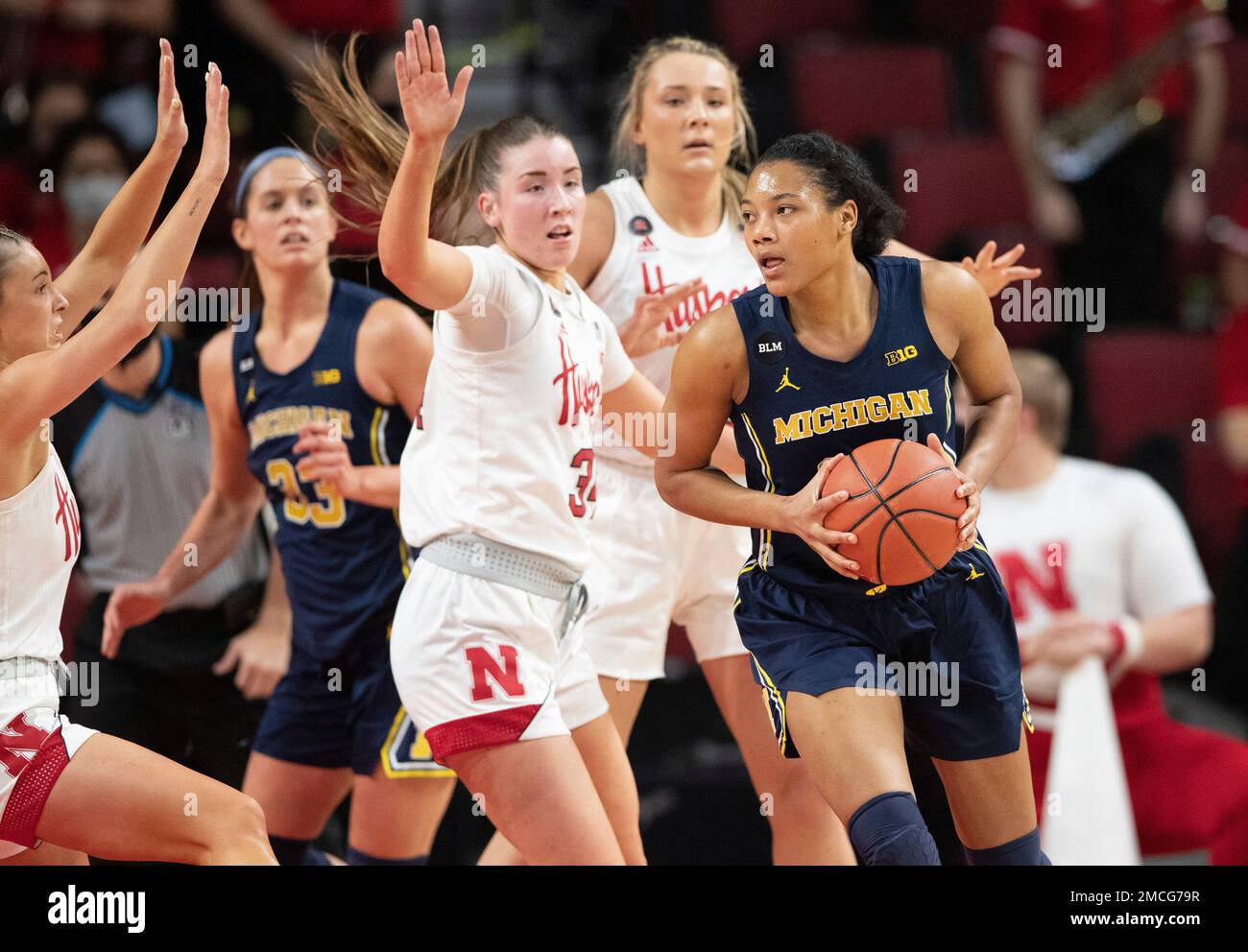 Michigan's Naz Hillmon (00) plays against Nebraska during the second ...