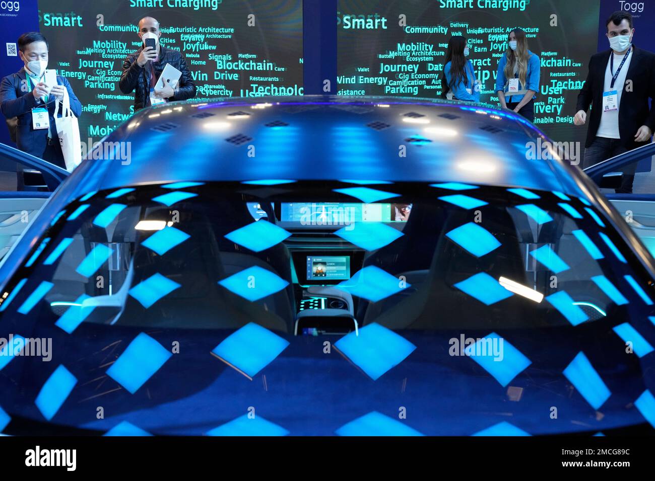 People look at the Transition Concept Smart Device concept car at the ...