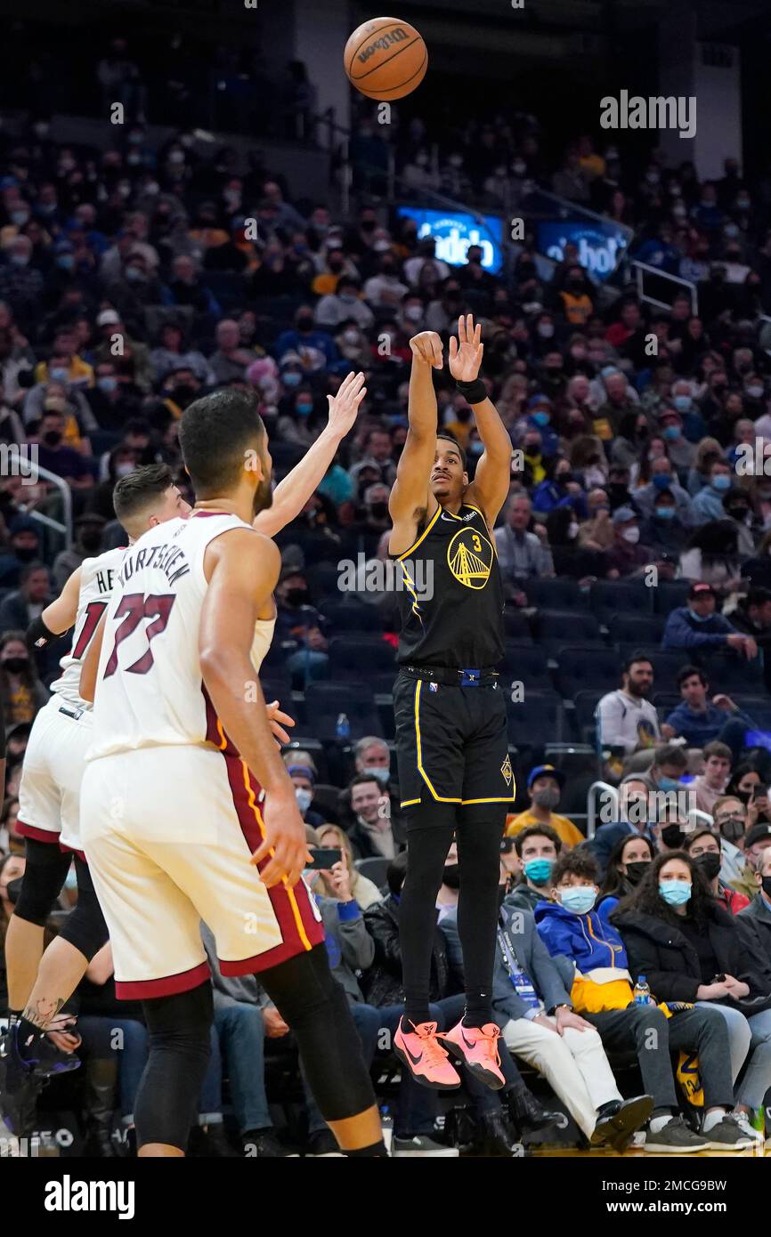 Golden State Warriors guard Jordan Poole (3) shoots against the Miami ...