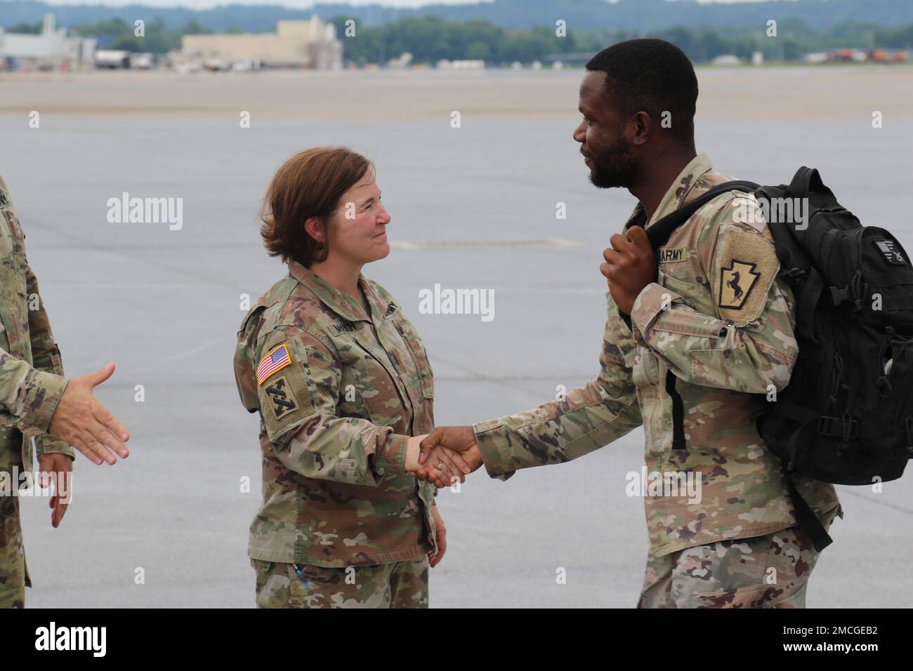 U.S. Soldiers with the 1069th Military Police Company, 55th Maneuver ...