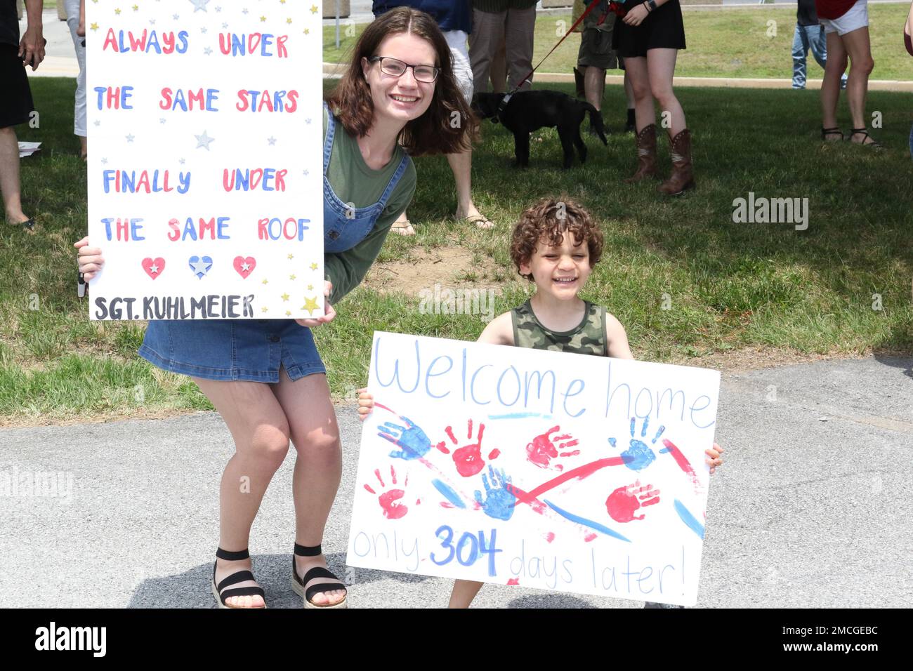 U.S. Soldiers with the 1069th Military Police Company, 55th Maneuver ...