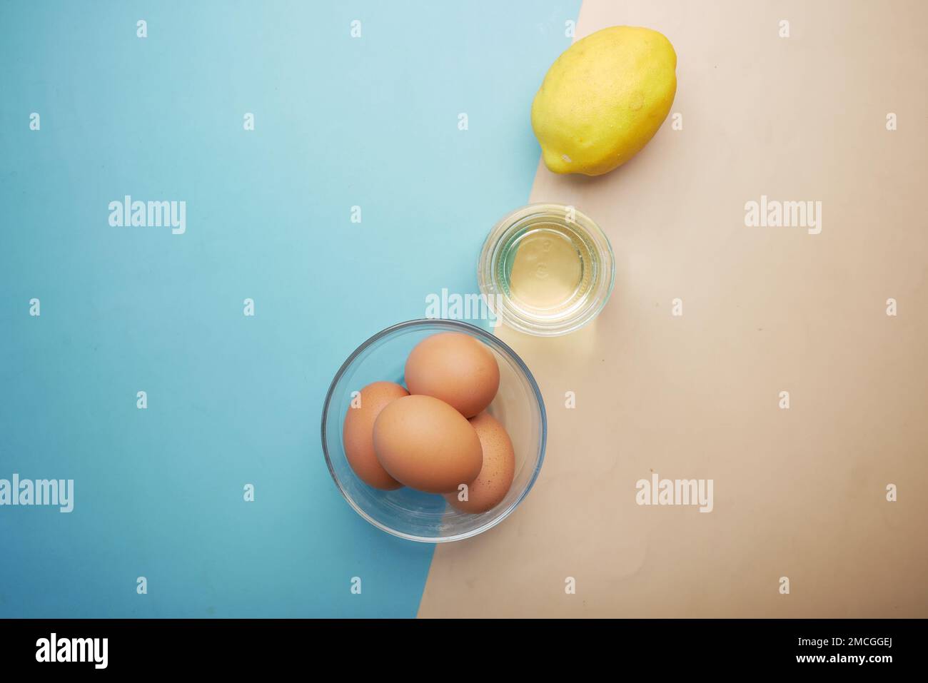 Lemon egg hi-res stock photography and images - Alamy
