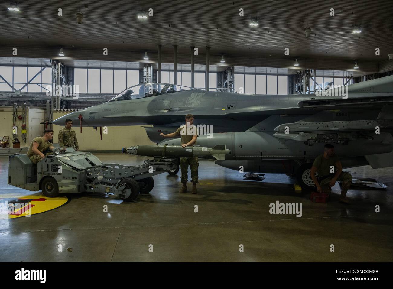 13th aircraft maintena hi-res stock photography and images - Alamy