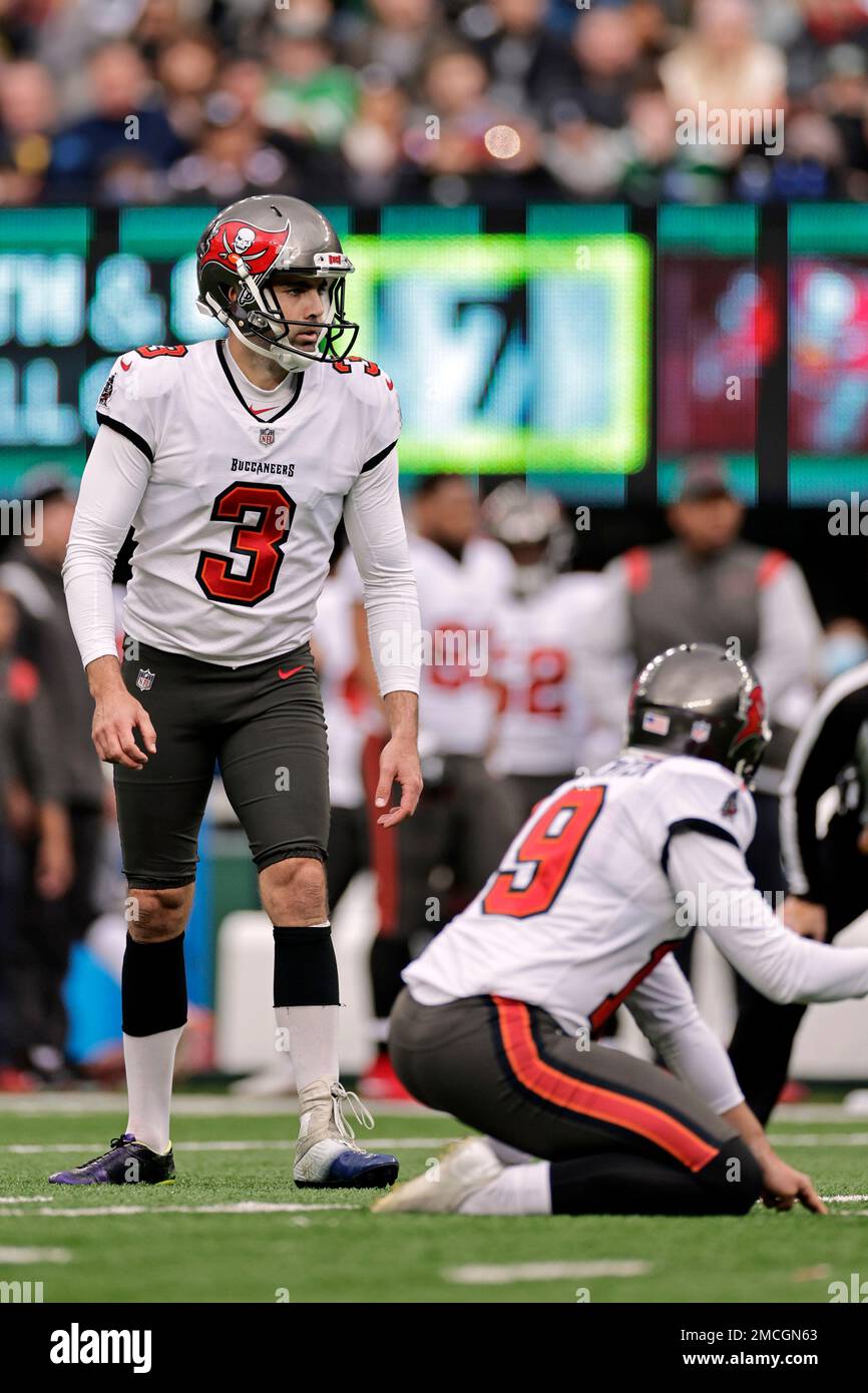 Tampa Bay Buccaneers kicker Ryan Succop (3) kicks during an NFL ...