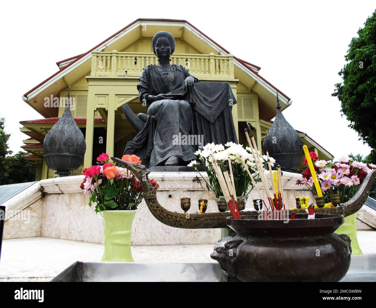 Ancient wooden building and antique wood architecture of Dara Phirom ...
