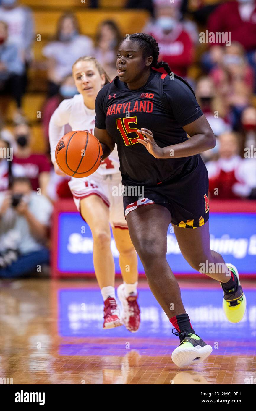 Maryland guard Ashley Owusu (15) brings the ball up court during an ...