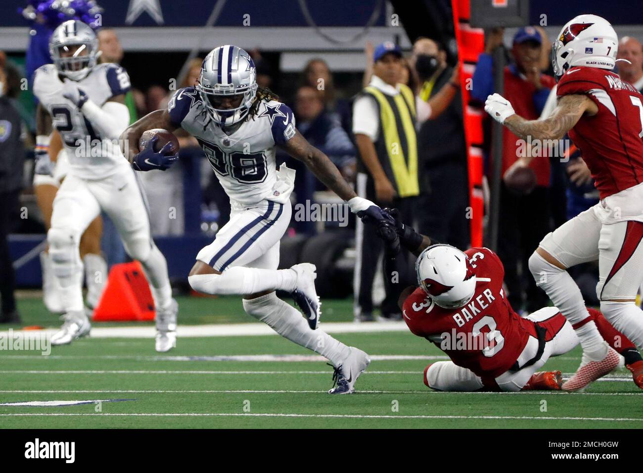 Dallas Cowboys wide receiver CeeDee Lamb (88) breaks away from Arizona ...