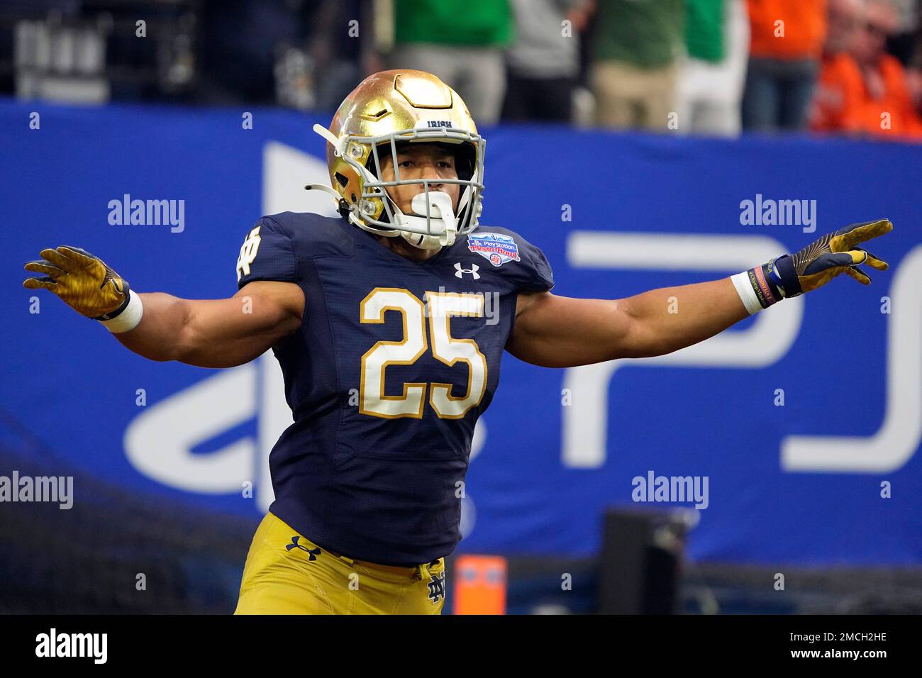 Notre Dame cornerback Philip Riley (25) during the second half of the ...