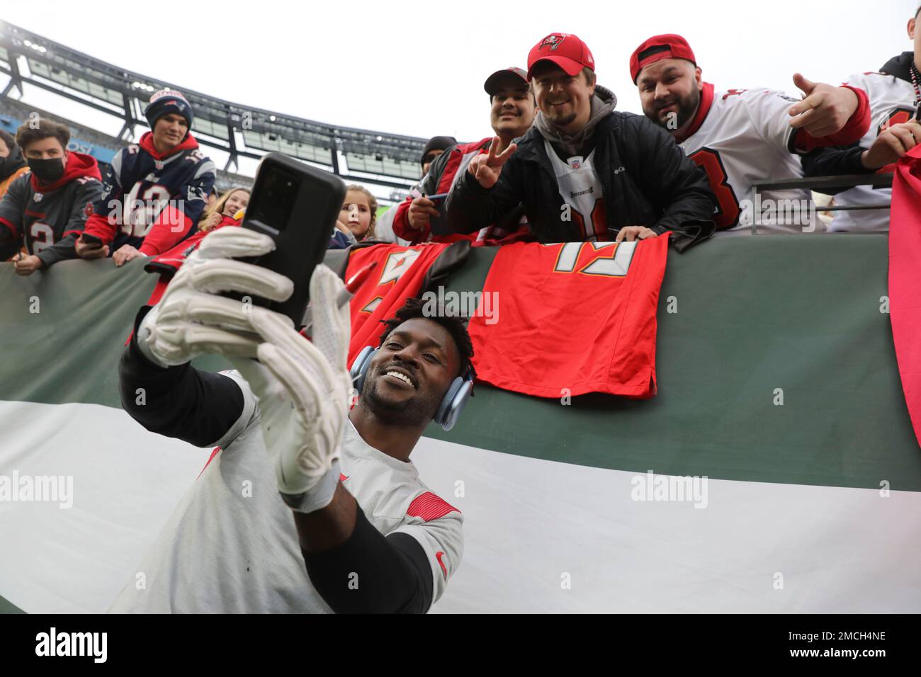 Tampa Bay Buccaneers' Antonio Brown greets fans before an NFL football ...