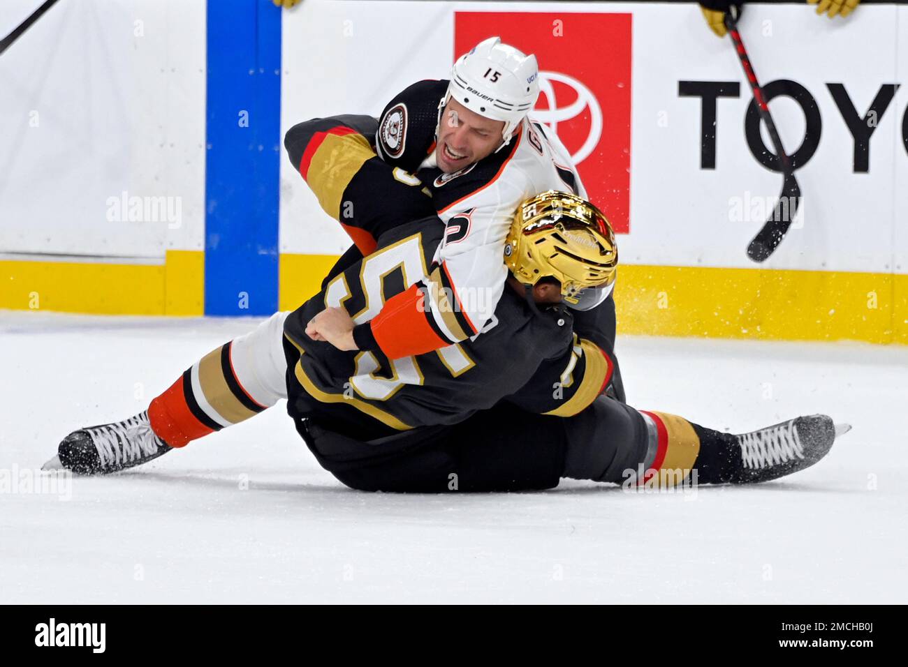 Anaheim Ducks center Ryan Getzlaf (15) and Vegas Golden Knights right ...
