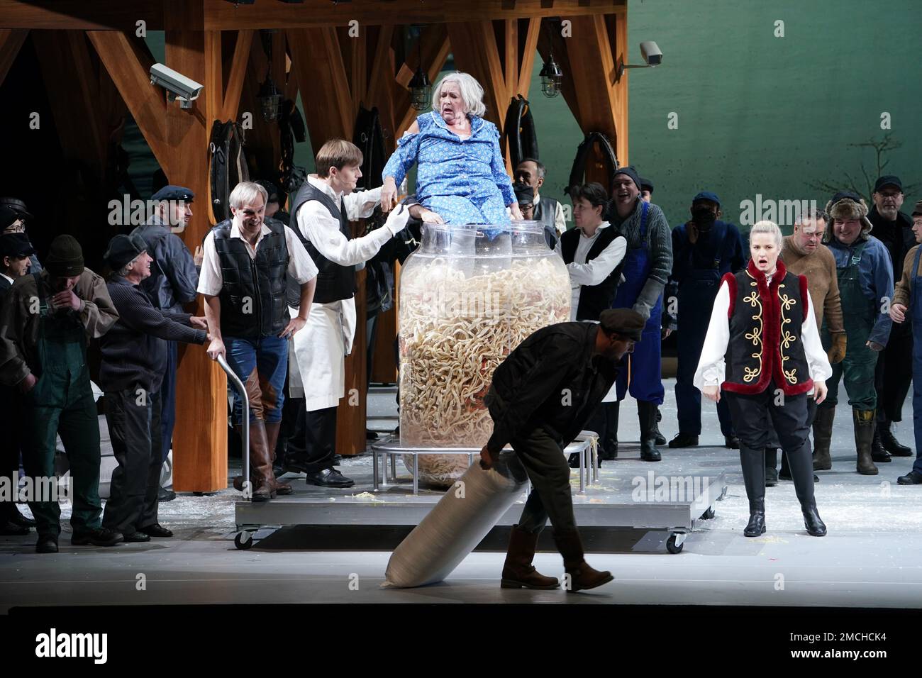 Hamburg, Germany. 18th Jan, 2023. Dmitry Golovnin (l) as Sergey and ...