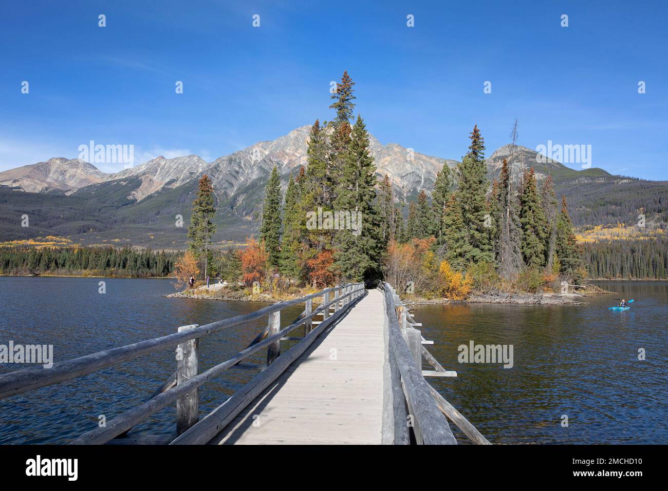 Foot bridge leading to Pyramid Island in Pyramid Lake, Jasper National ...