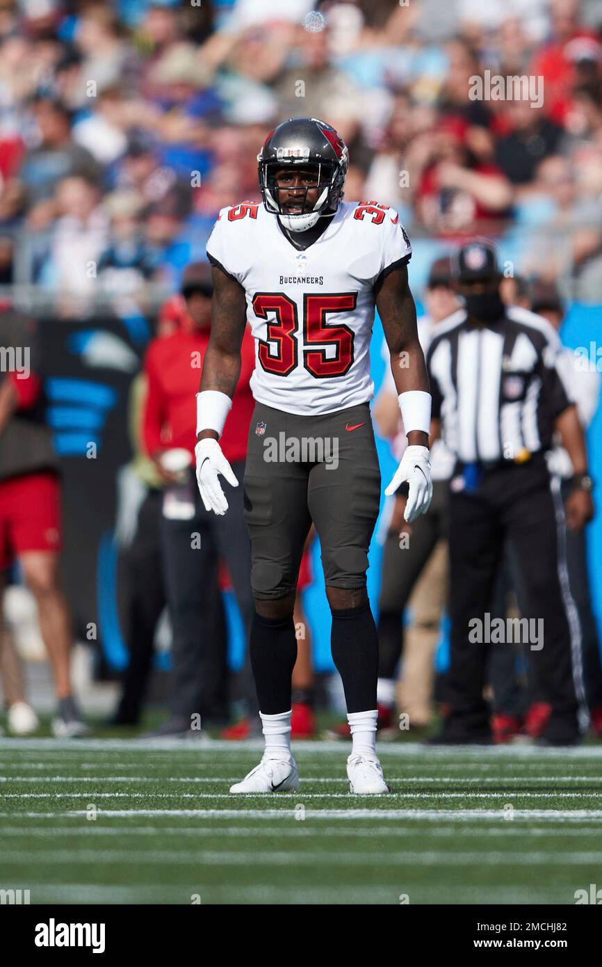 Tampa Bay Buccaneers cornerback Jamel Dean (35) lines up on defense ...