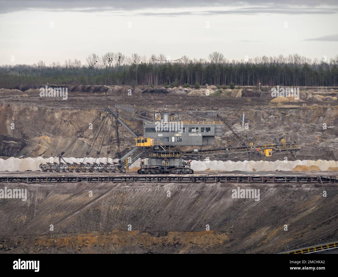 Coal mining open pit industry hi-res stock photography and images - Alamy