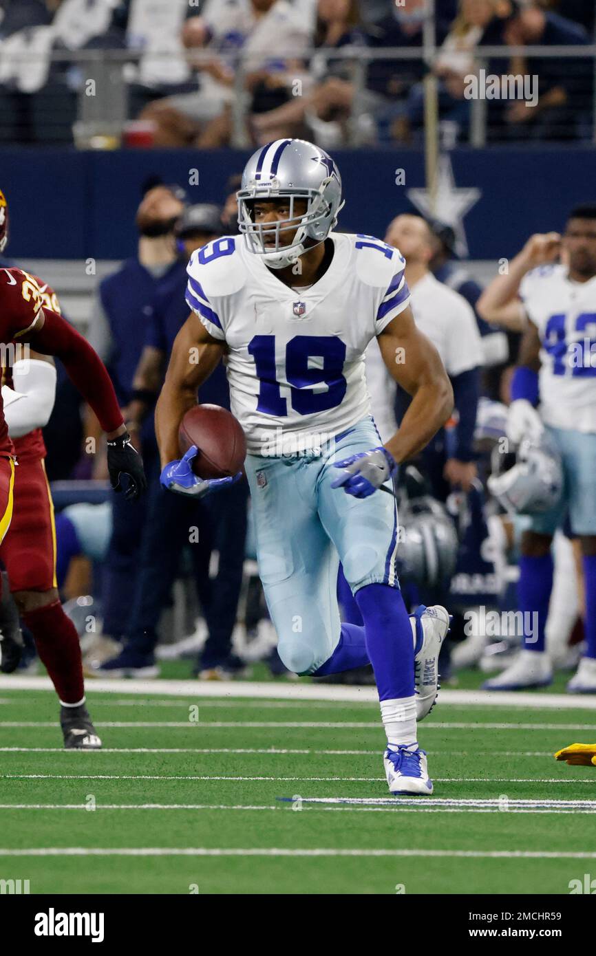 Dallas Cowboys wide receiver Amari Cooper (19) runs after a reception ...