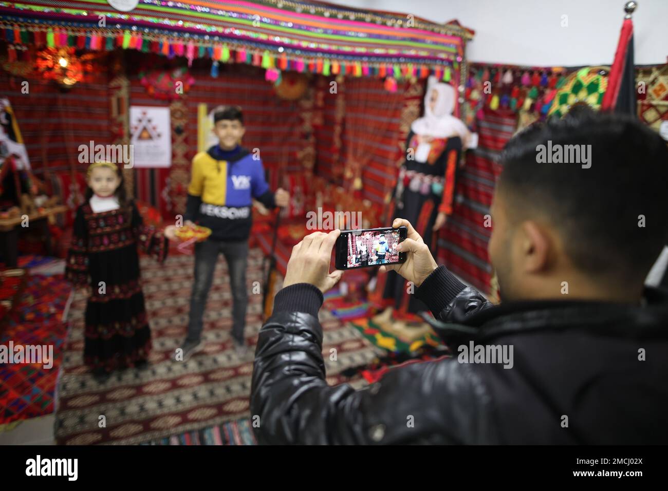 Gaza, Palestine. 19th Jan, 2023. A visitor inside Suhailas Shaheen ...