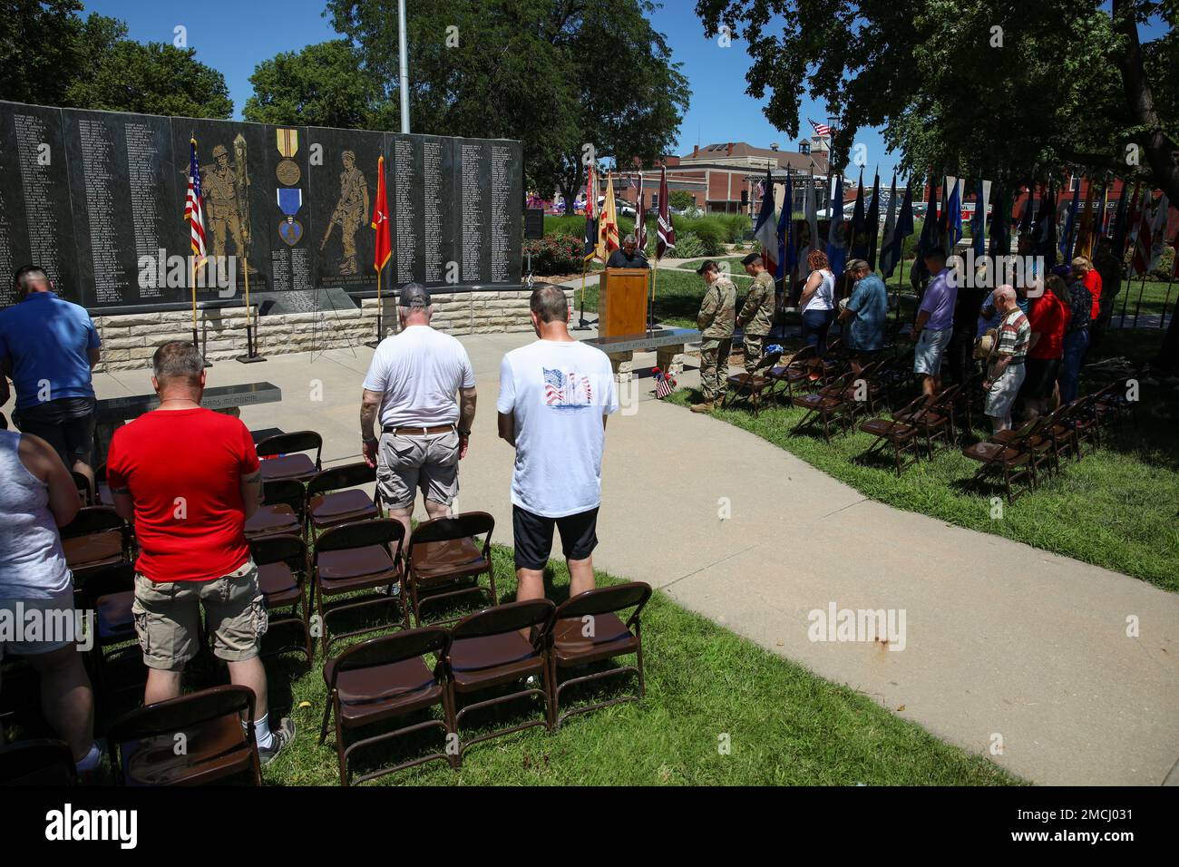 Residents and 1st Infantry Division Soldiers pay homage to Independence ...