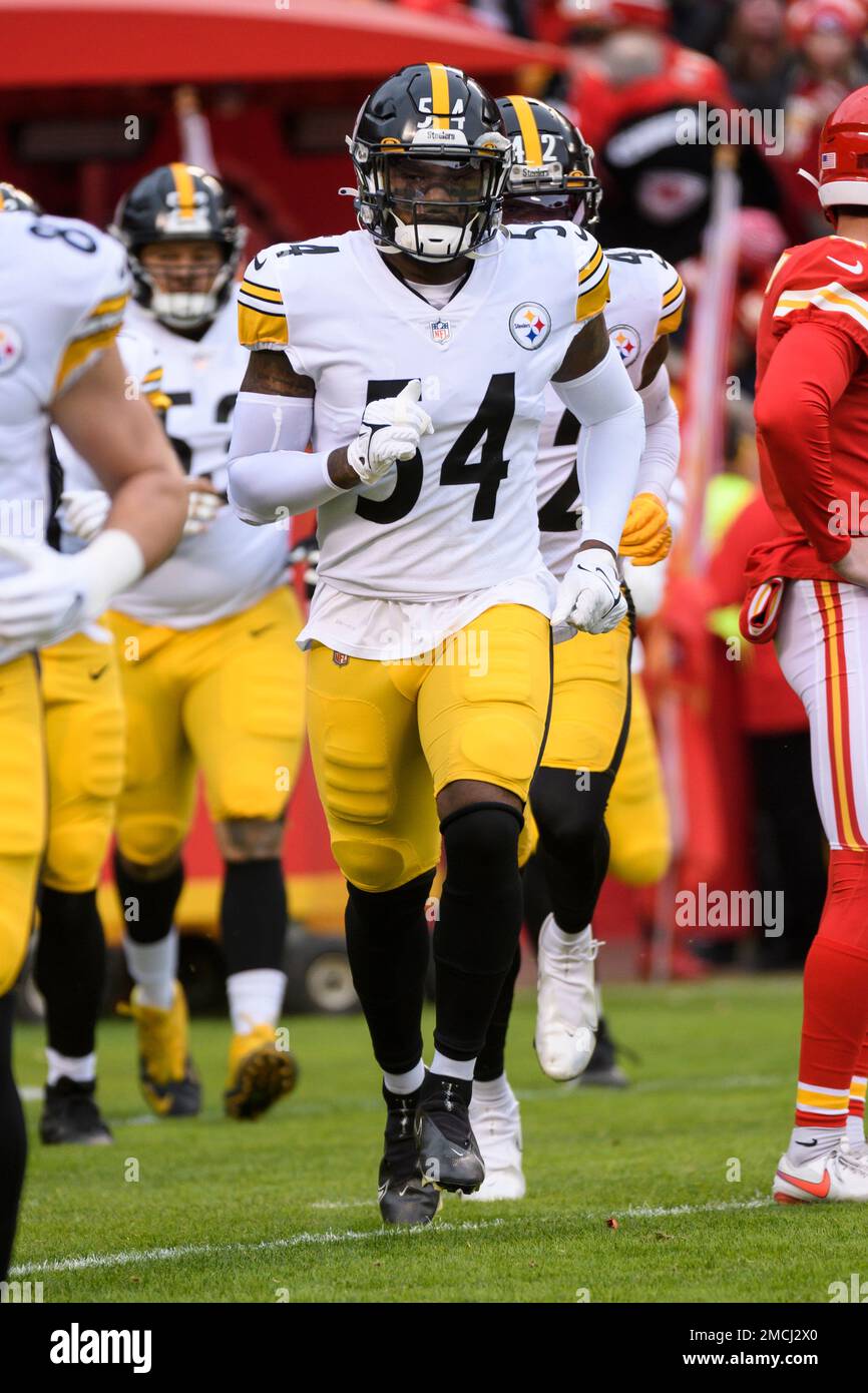 Pittsburgh Steelers linebacker Ulysees Gilbert comes onto the field ...