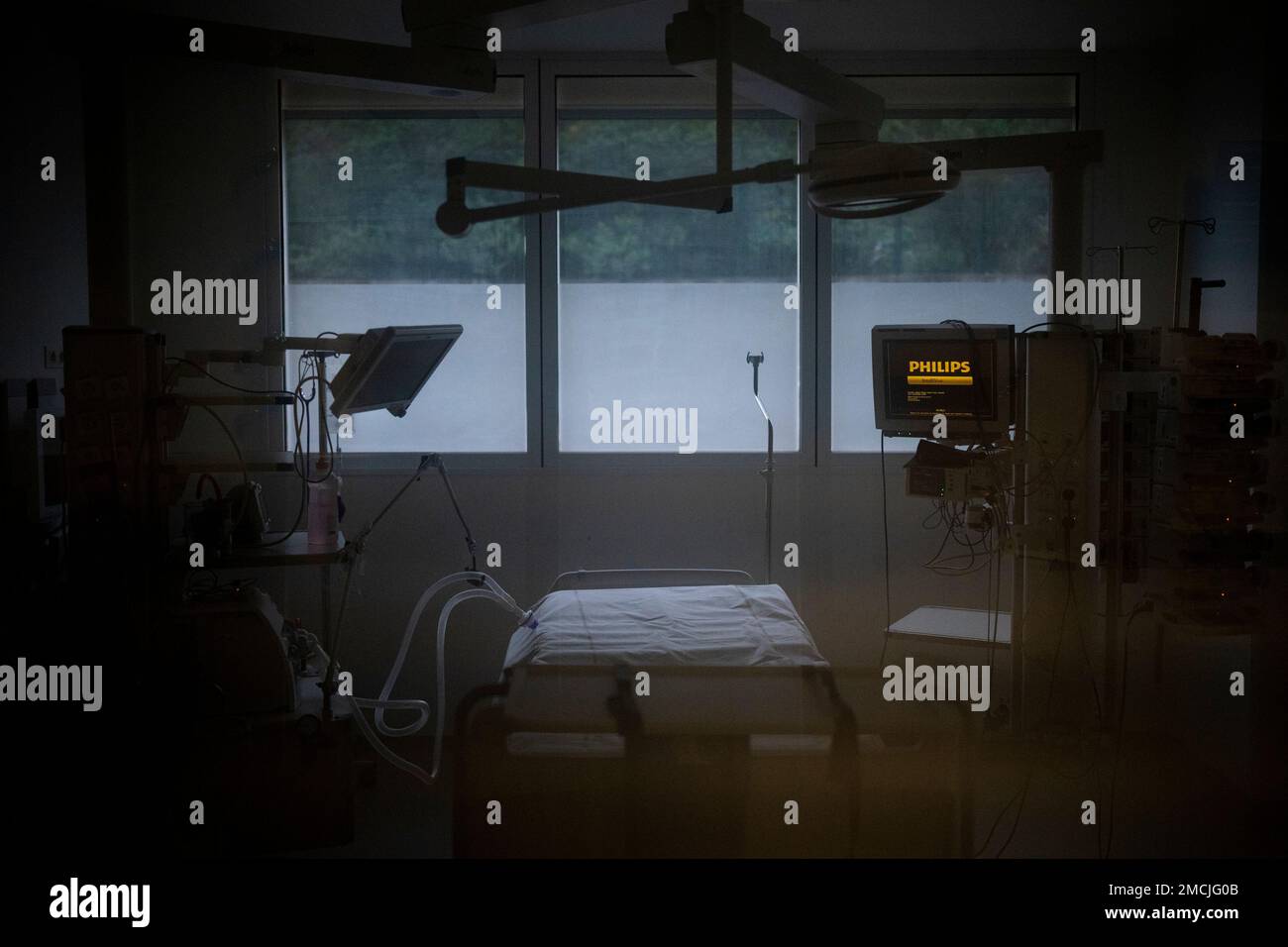 An empty bed in the COVID-19 intensive care unit at the la Timone ...