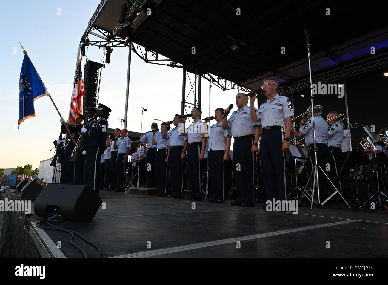 The Singing Sergeants, the official chorus of The U.S. Air Force Band ...
