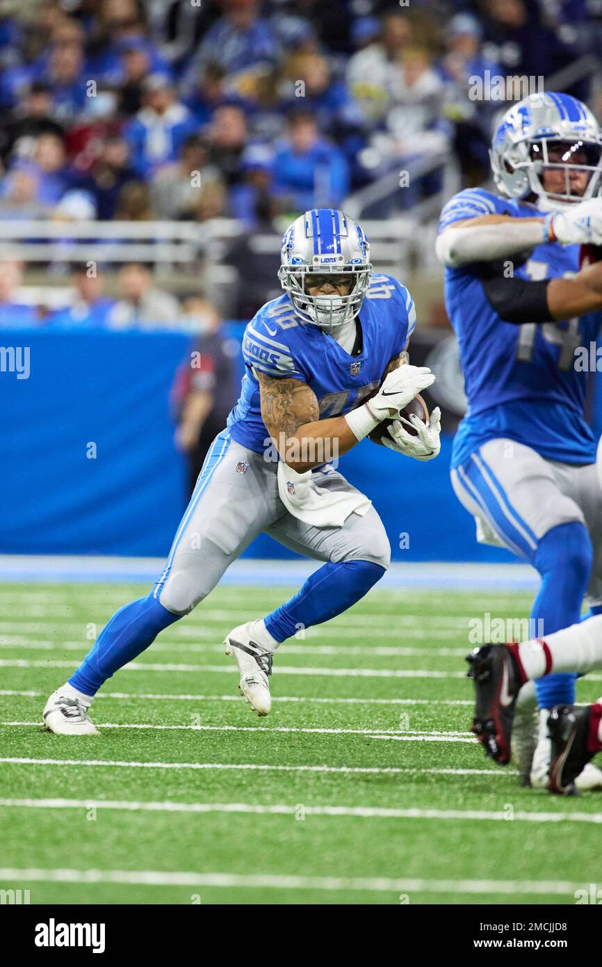 Detroit Lions running back Craig Reynolds (46) rushes against the ...