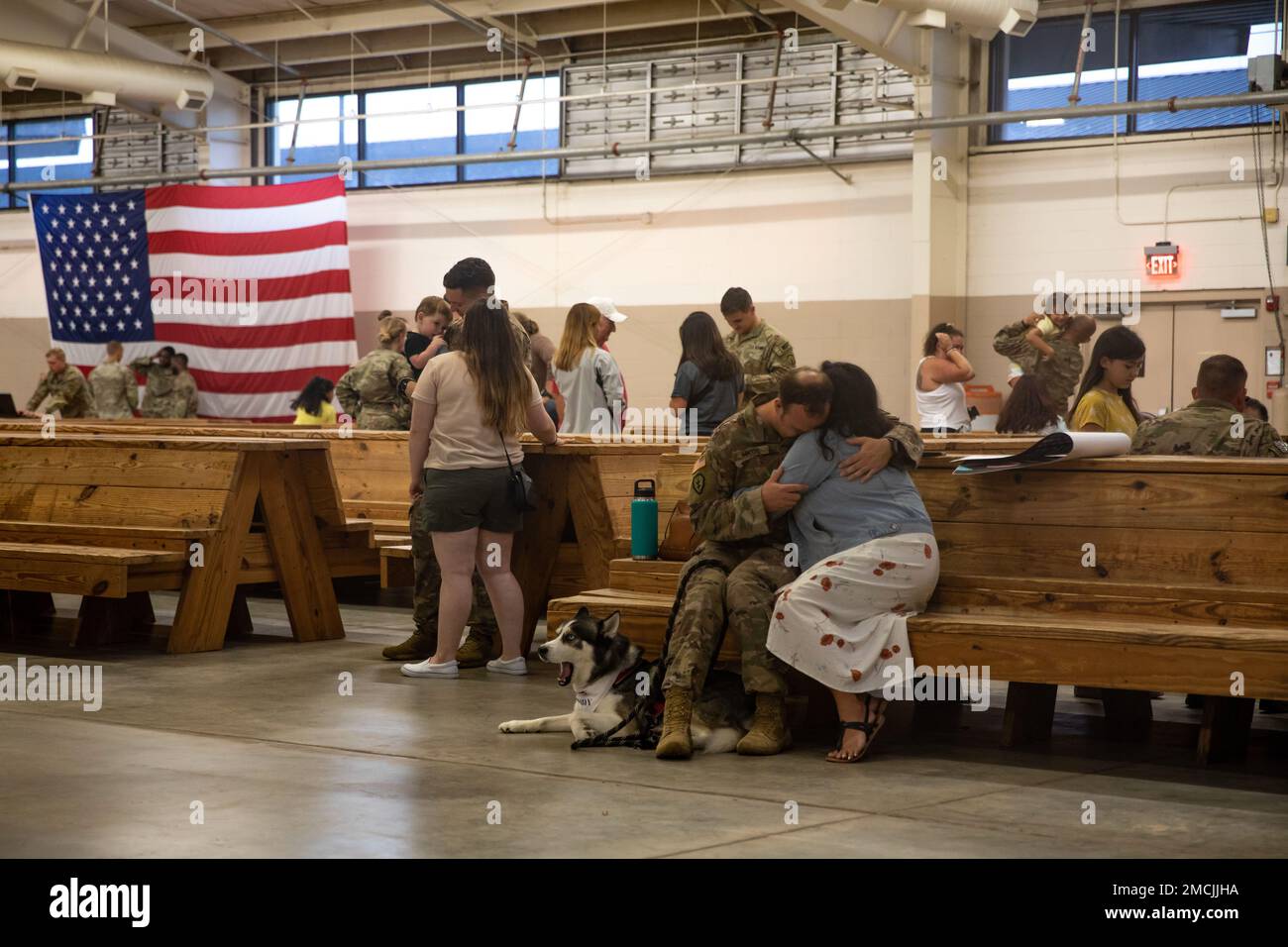 Soldiers assigned to the 118th Military Police Company (Airborne) and ...
